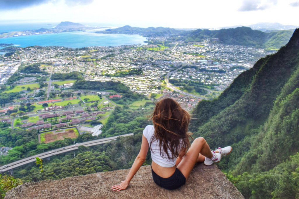 How to hike the Haiku Stairs in Hawaii - voyagefox